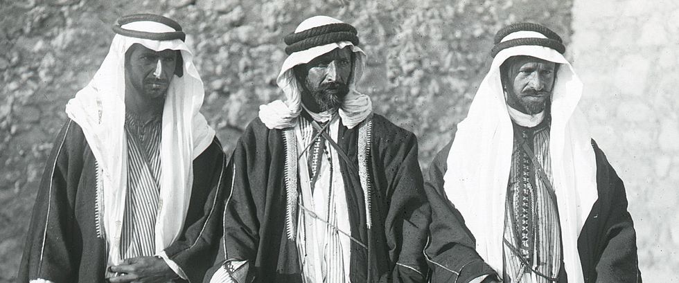 The Taking of Akaba - 1917 - T.E. Lawrence, Auda abu Tayi, Prince ...